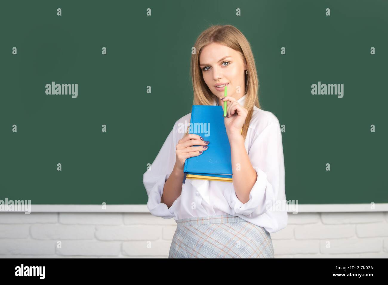 High school class taking notes hi-res stock photography and images - Alamy