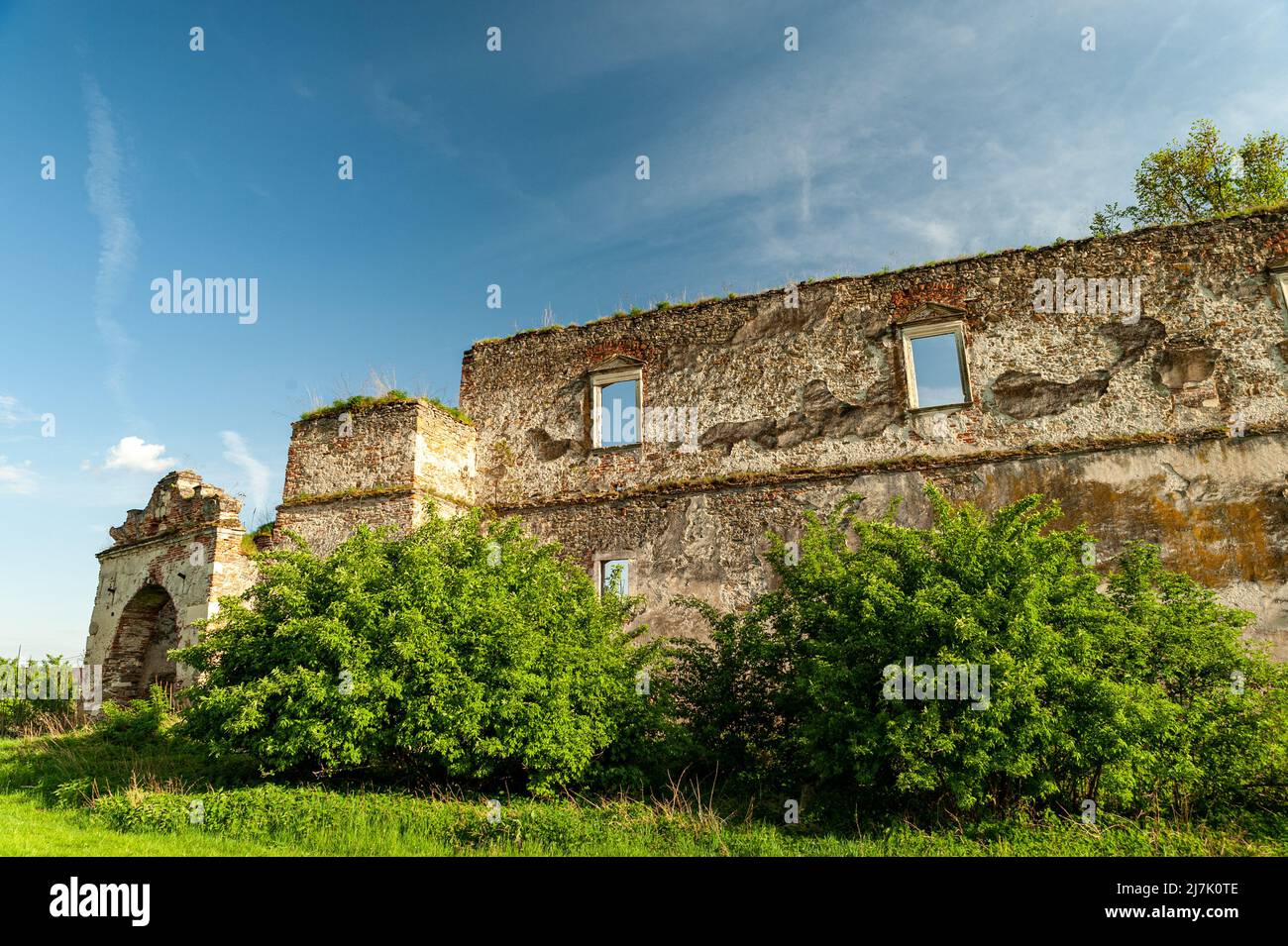 ruins of old martinuzzi manor in vintu de jos, a village near alba ...