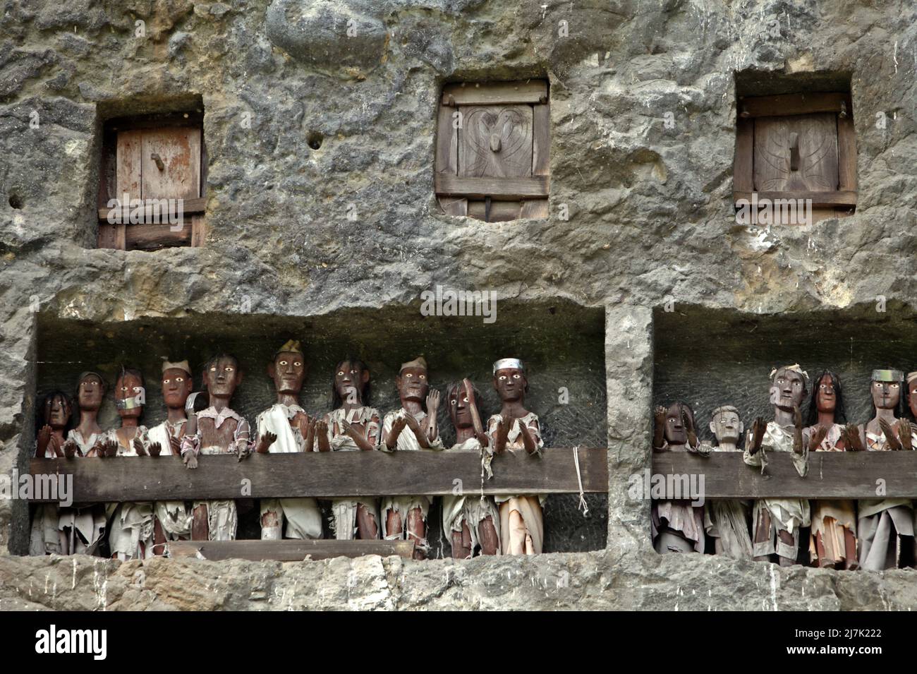 Toraja sculptures hi-res stock photography and images - Alamy