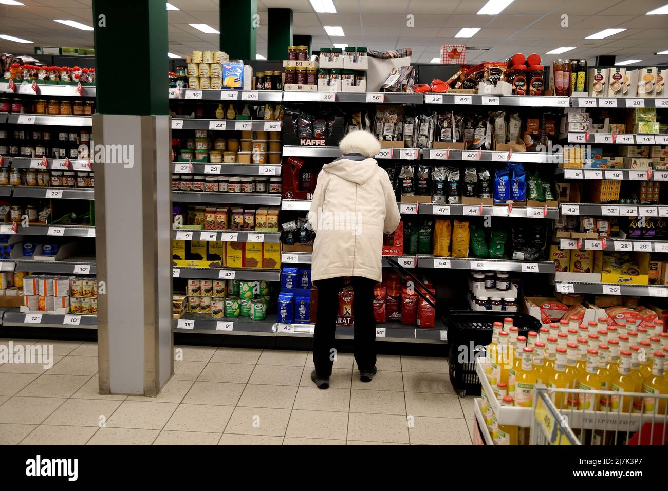 365 discoun t grocery store hi-res stock photography and images - Alamy