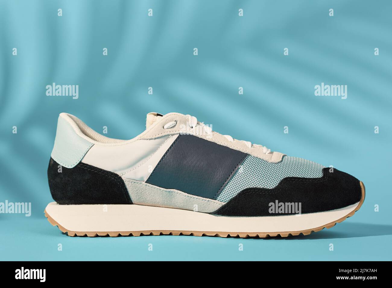 Blue background with shadow hi-res stock photography and images - Alamy