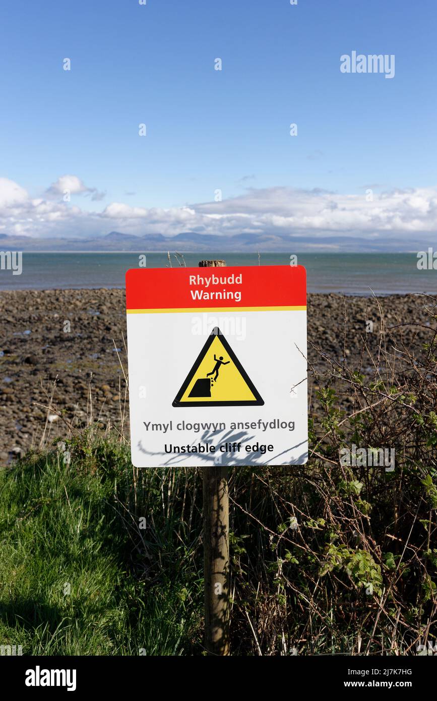 Ymyl clogwyn ansefydlog hi-res stock photography and images - Alamy