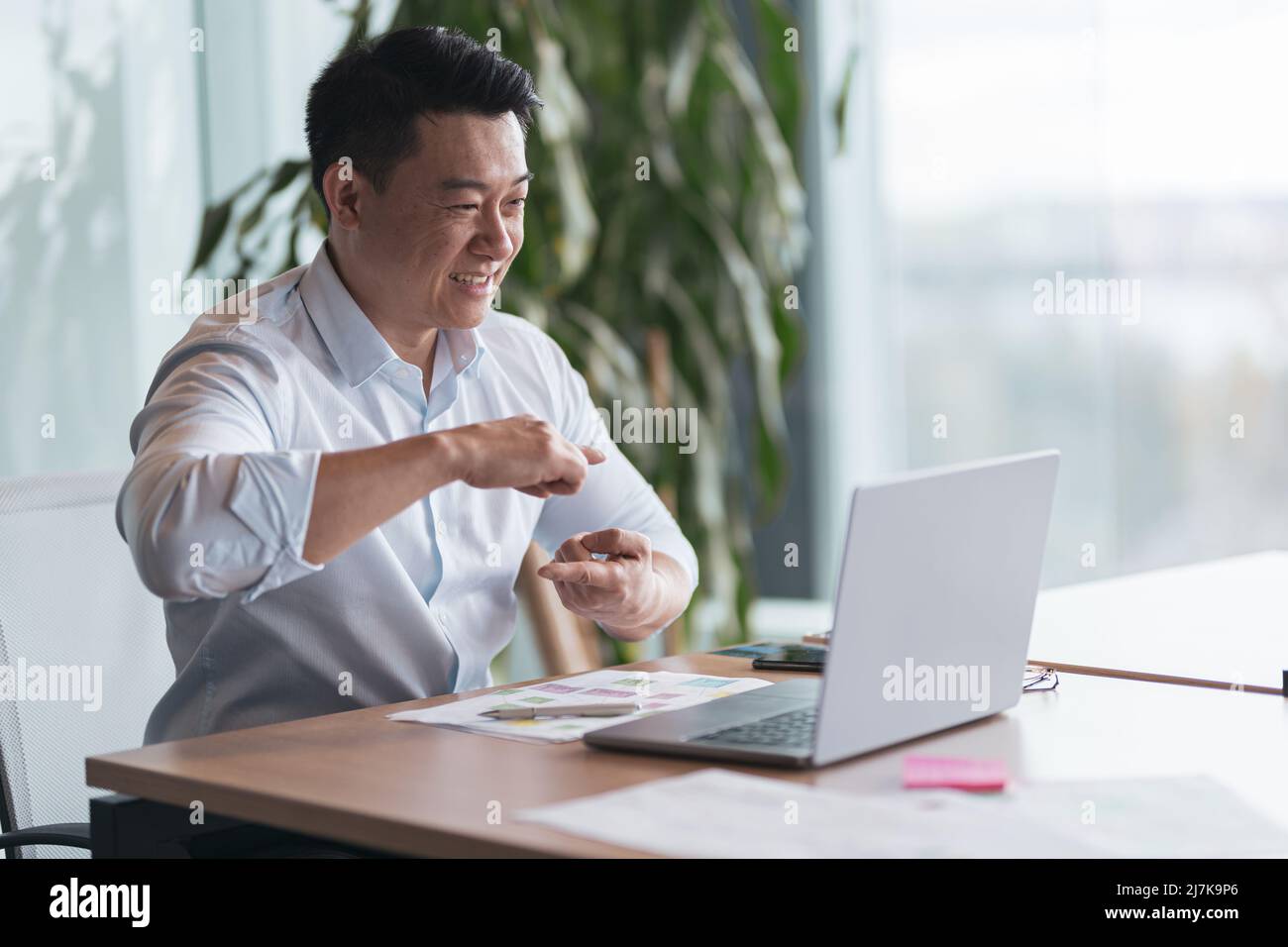 Deaf people presentation hi-res stock photography and images - Alamy
