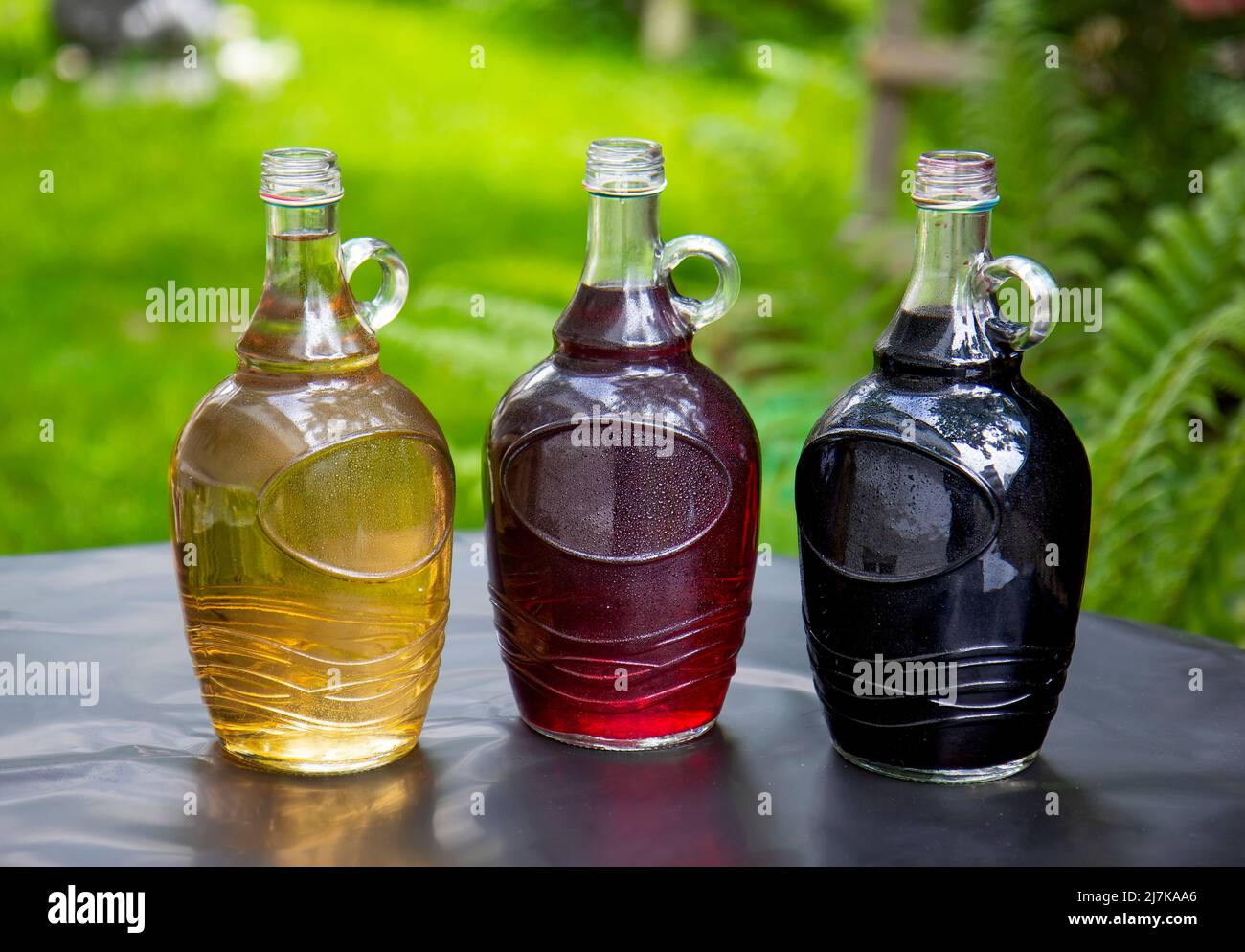 Different types of glass bottles hi-res stock photography and images ...