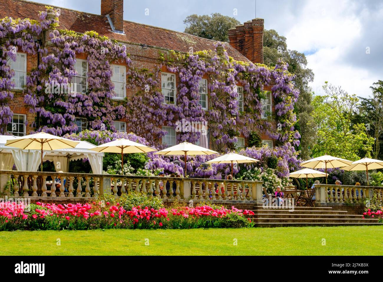 English manor terrace hi-res stock photography and images - Alamy