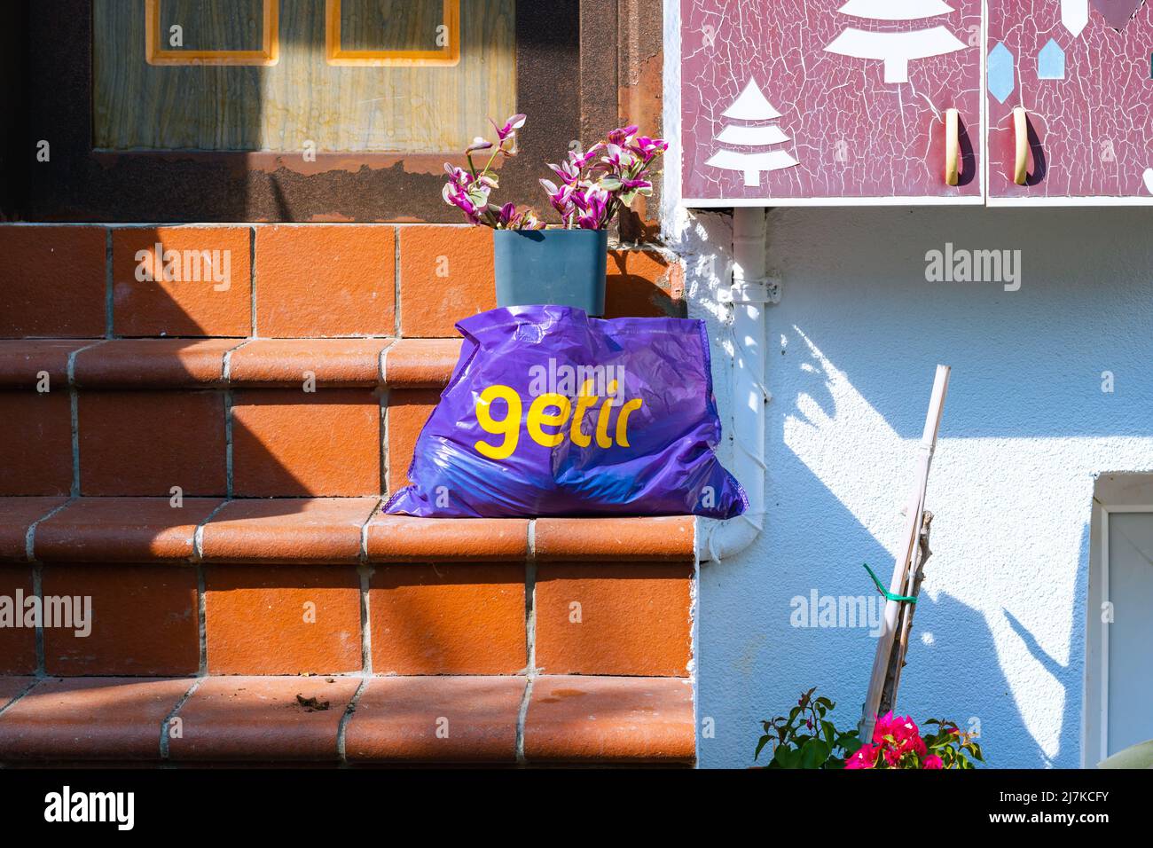 Getir groceries hi-res stock photography and images - Alamy