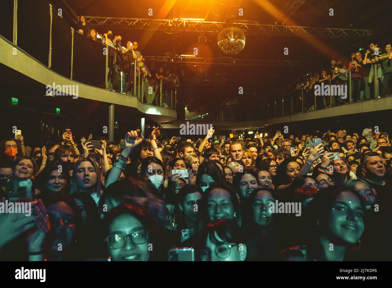 Inhaler cantante hi-res stock photography and images - Alamy