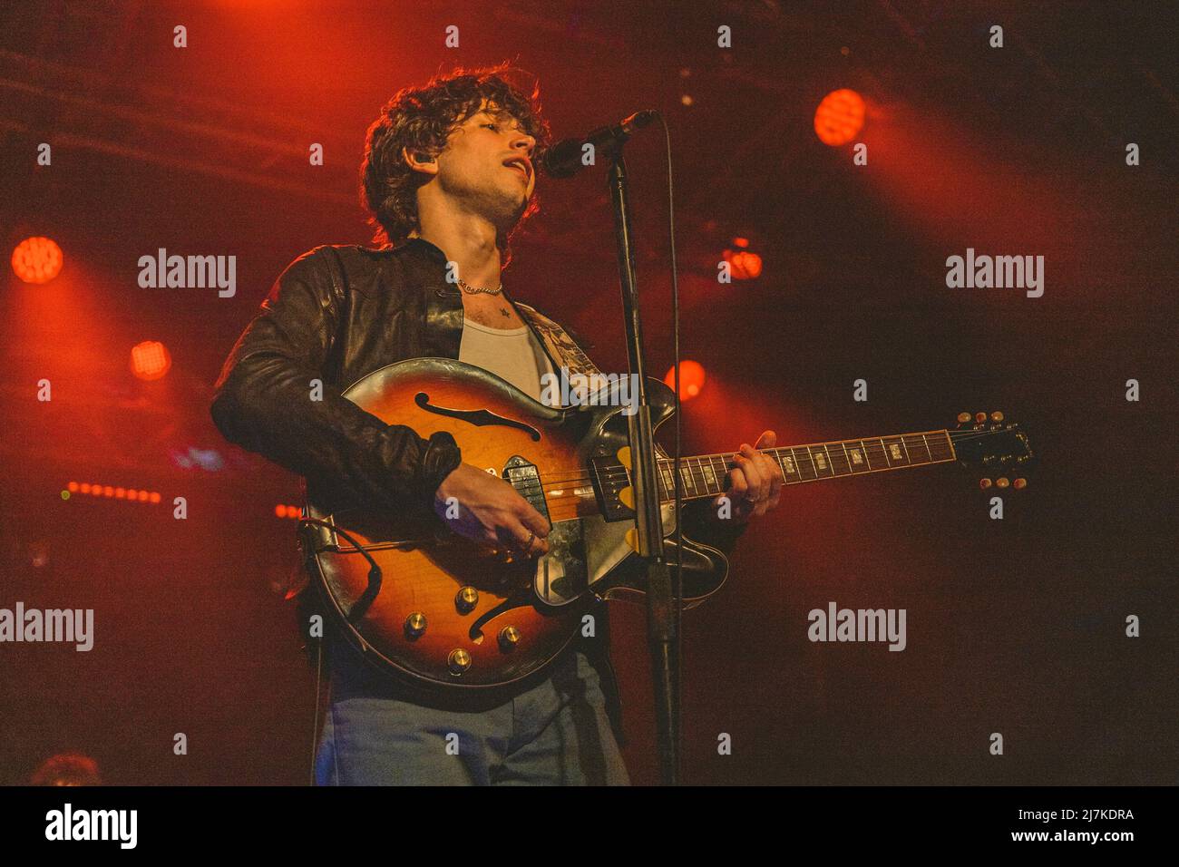 Inhaler gig show hi-res stock photography and images - Alamy