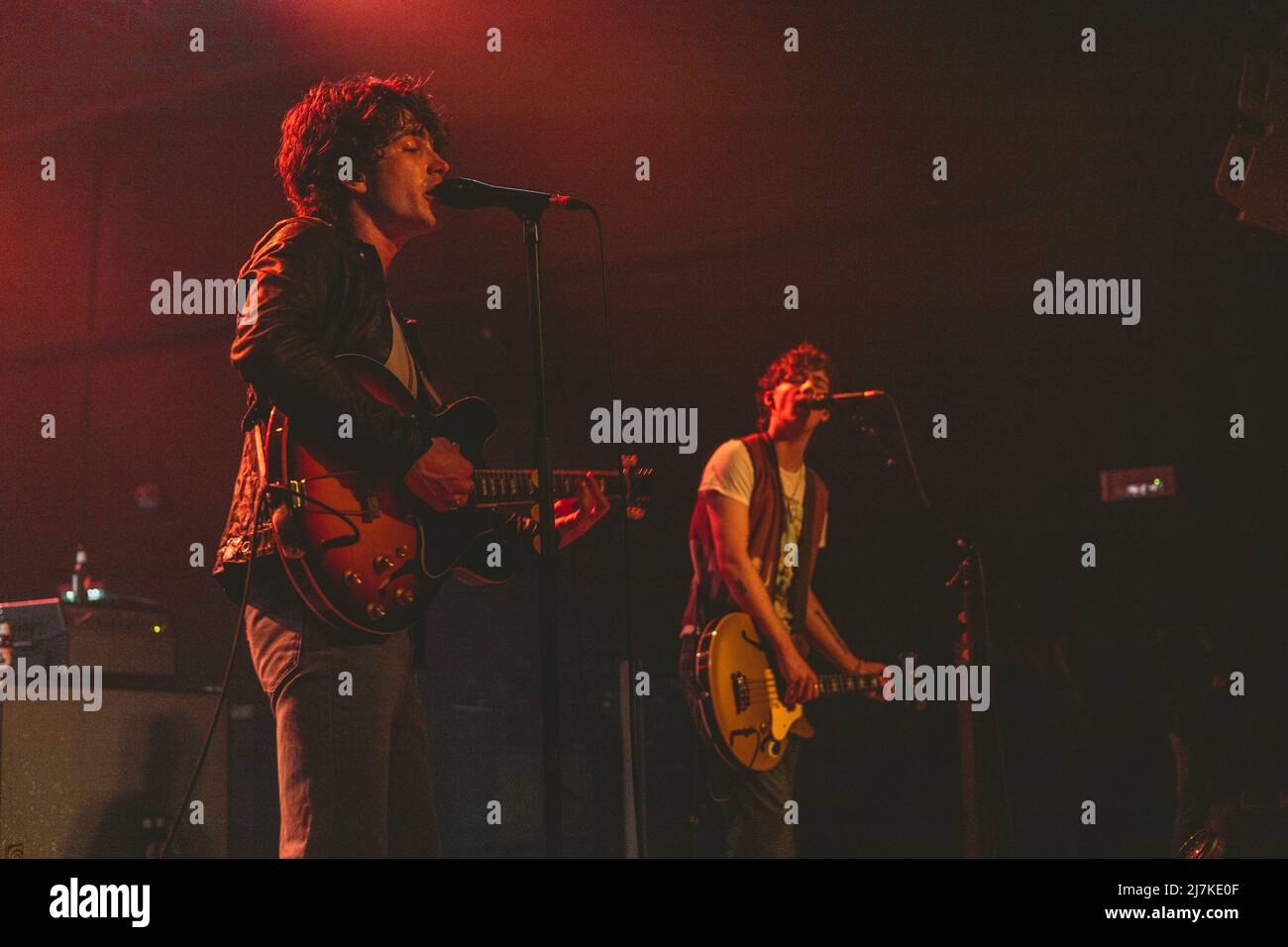 Inhaler gig show hi-res stock photography and images - Alamy
