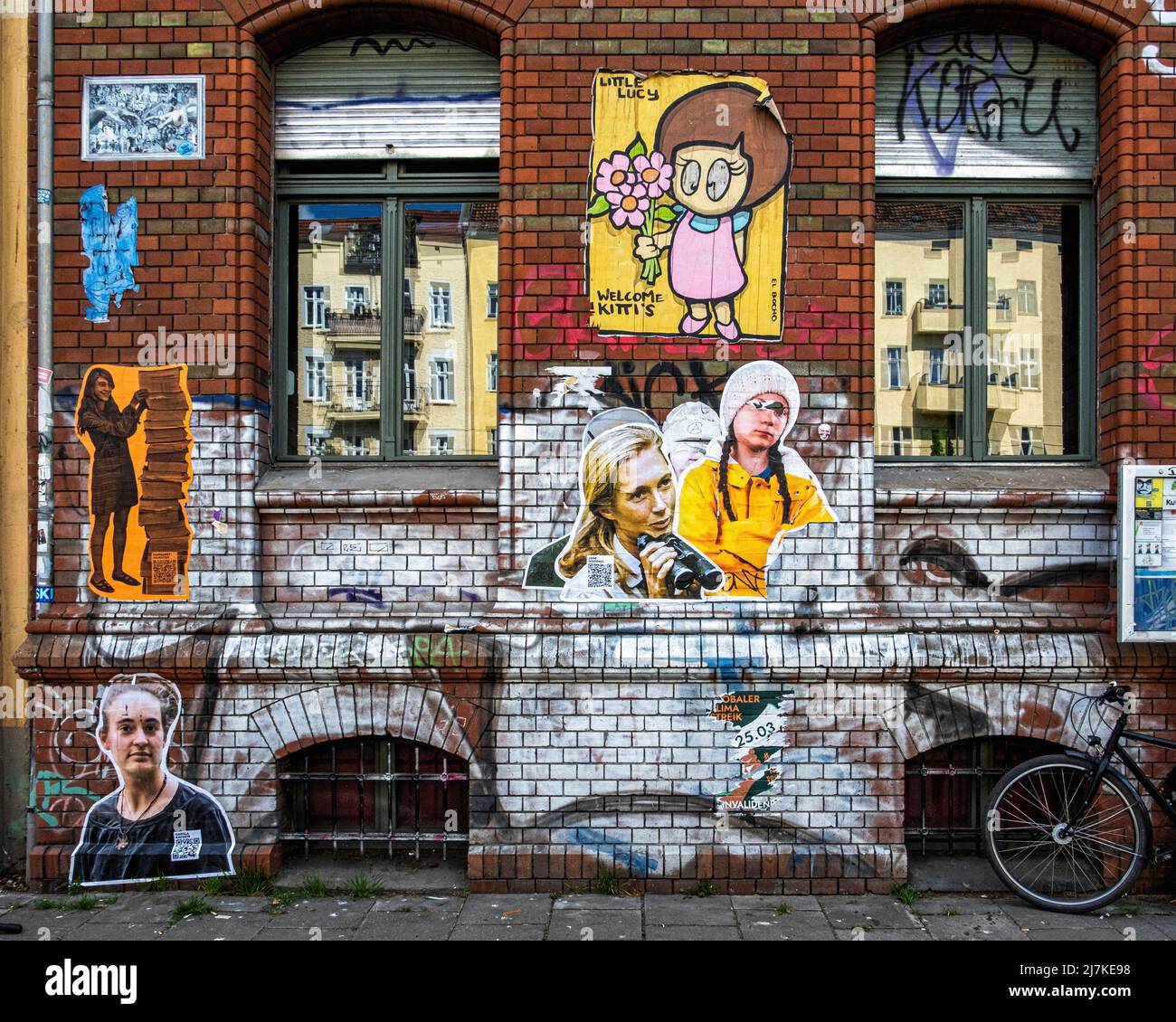 Street art on facade of Danziger 50. Kulturverein, Cultural association ...