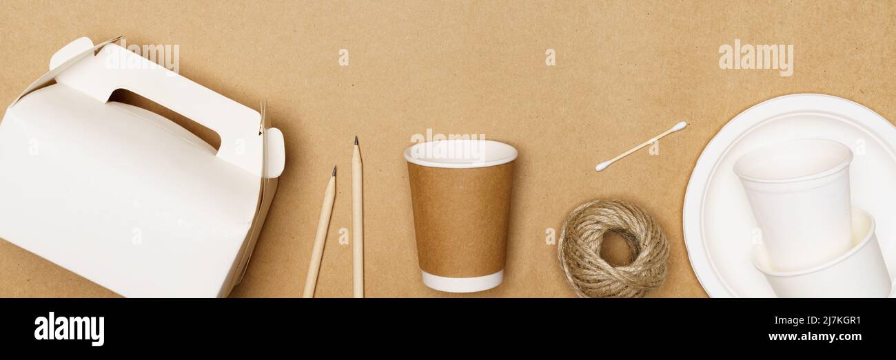 Eco friendly concept, Delivery food container and paper cup with jute ...