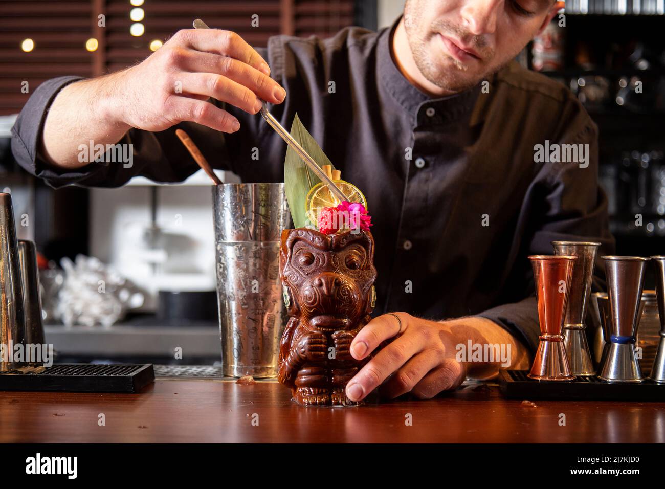 Tiki man hi-res stock photography and images - Alamy