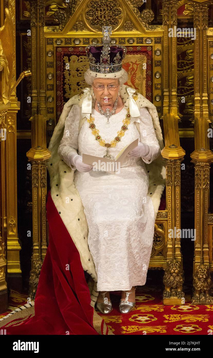Queens cape hi-res stock photography and images - Alamy