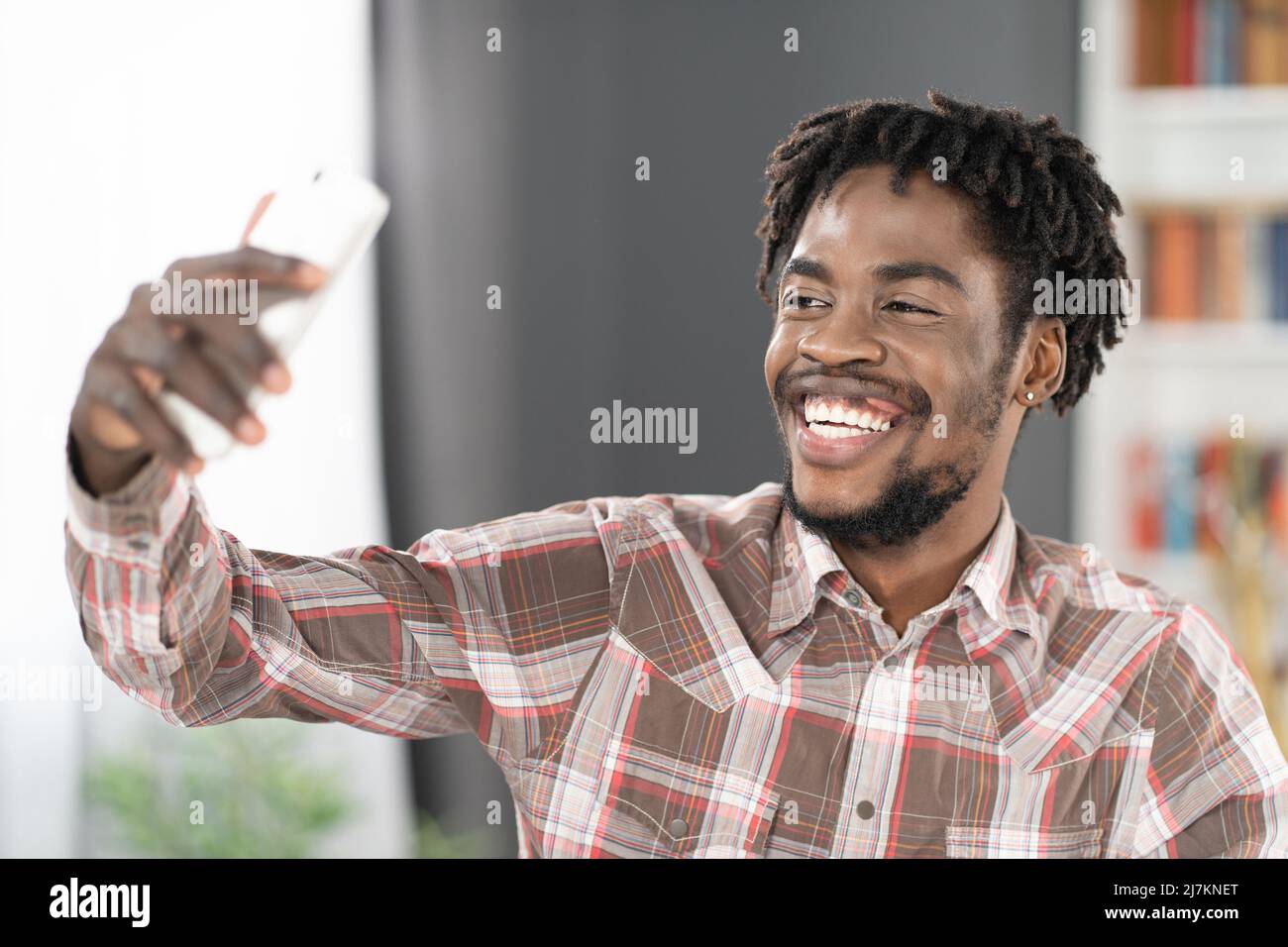 Call phone man hi-res stock photography and images - Alamy