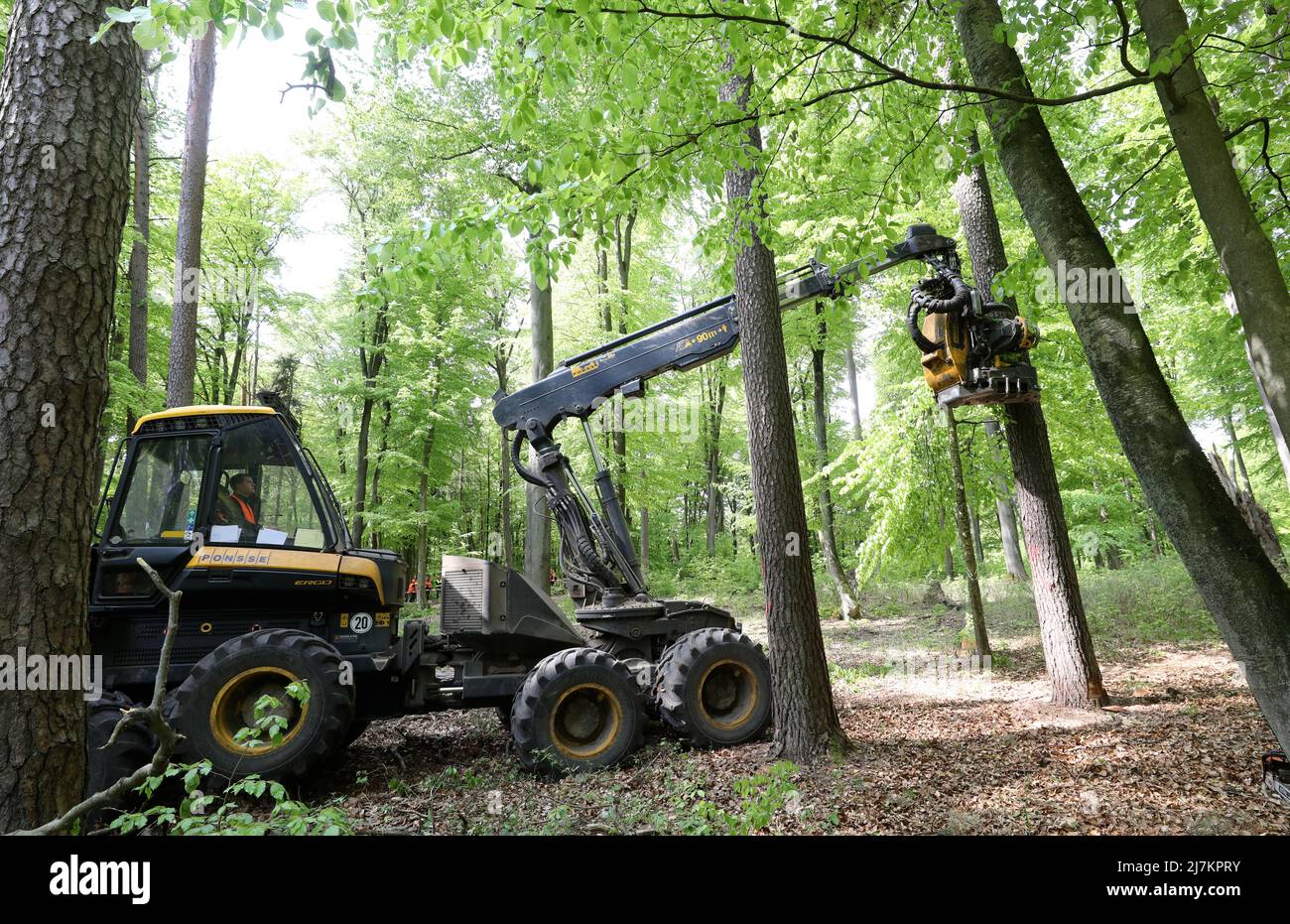 Neustrelitz, Germany. 10th May, 2022. During a practical demonstration ...