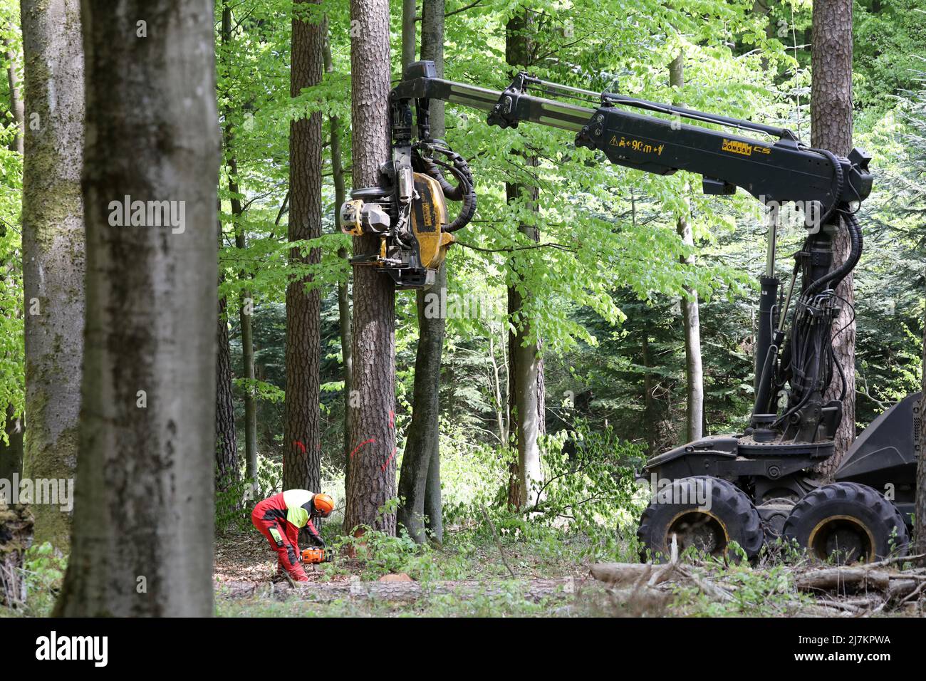 Crane outriggers hi-res stock photography and images - Alamy