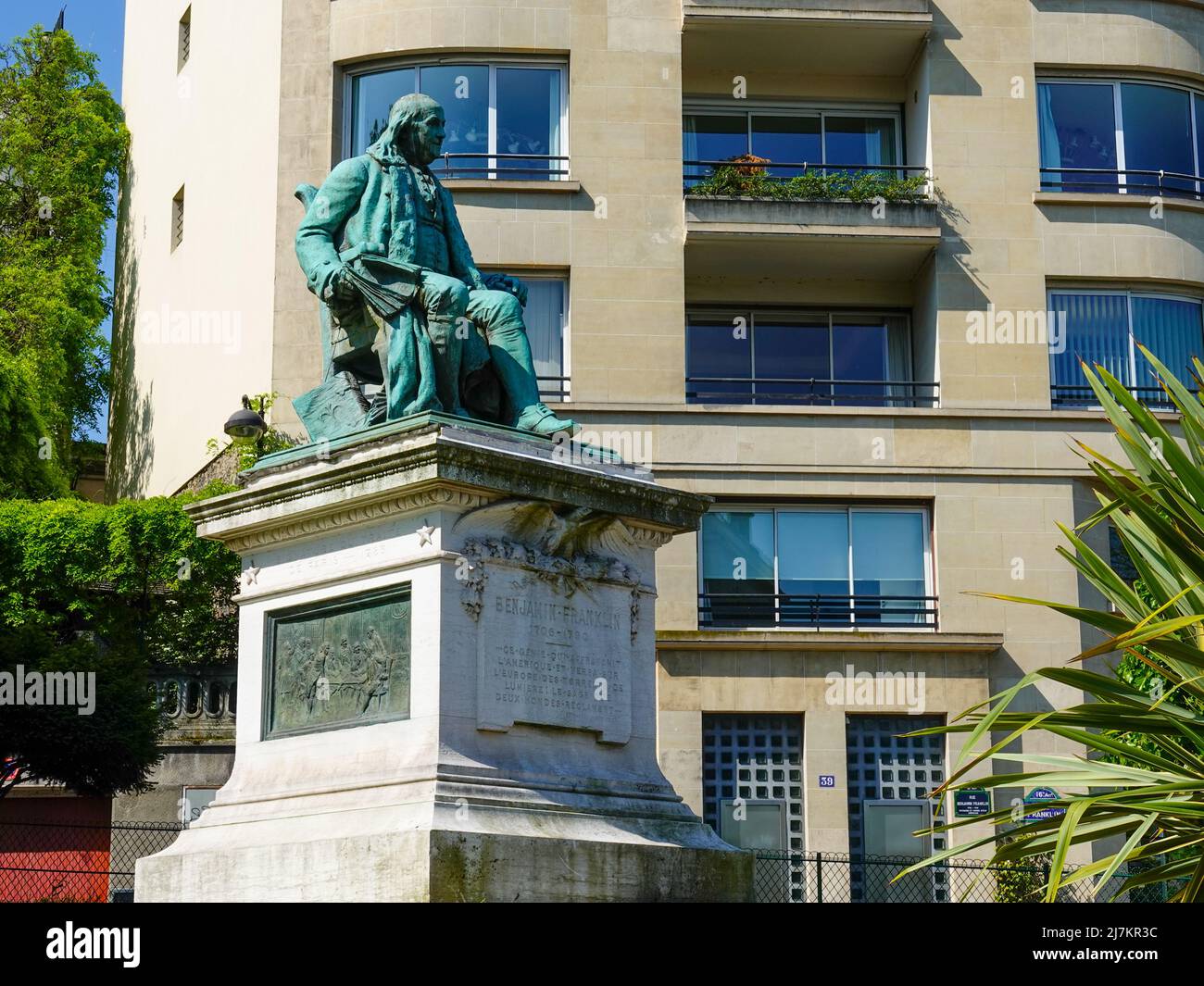 Bronze statue, by John J Boyle, depicting Benjamin Franklin at French ...