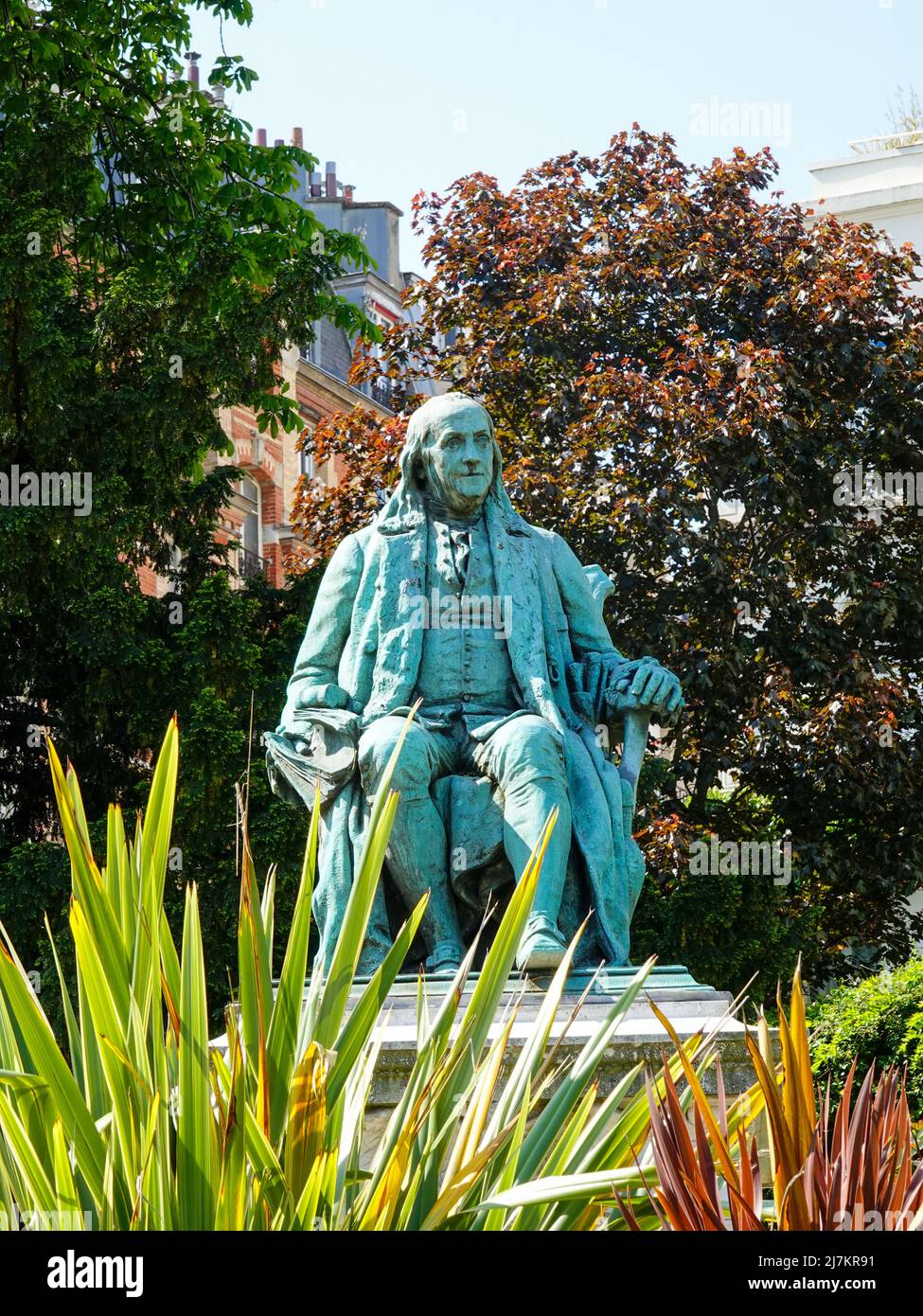 Bronze statue, by John J Boyle, depicting Benjamin Franklin at French ...