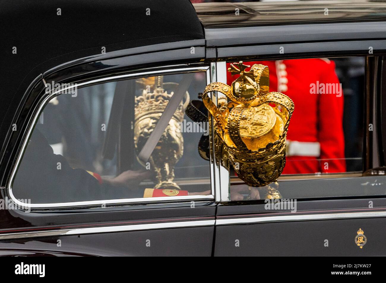 London, UK. 10th May, 2022. The Ceremonial mace arrives - Prince ...