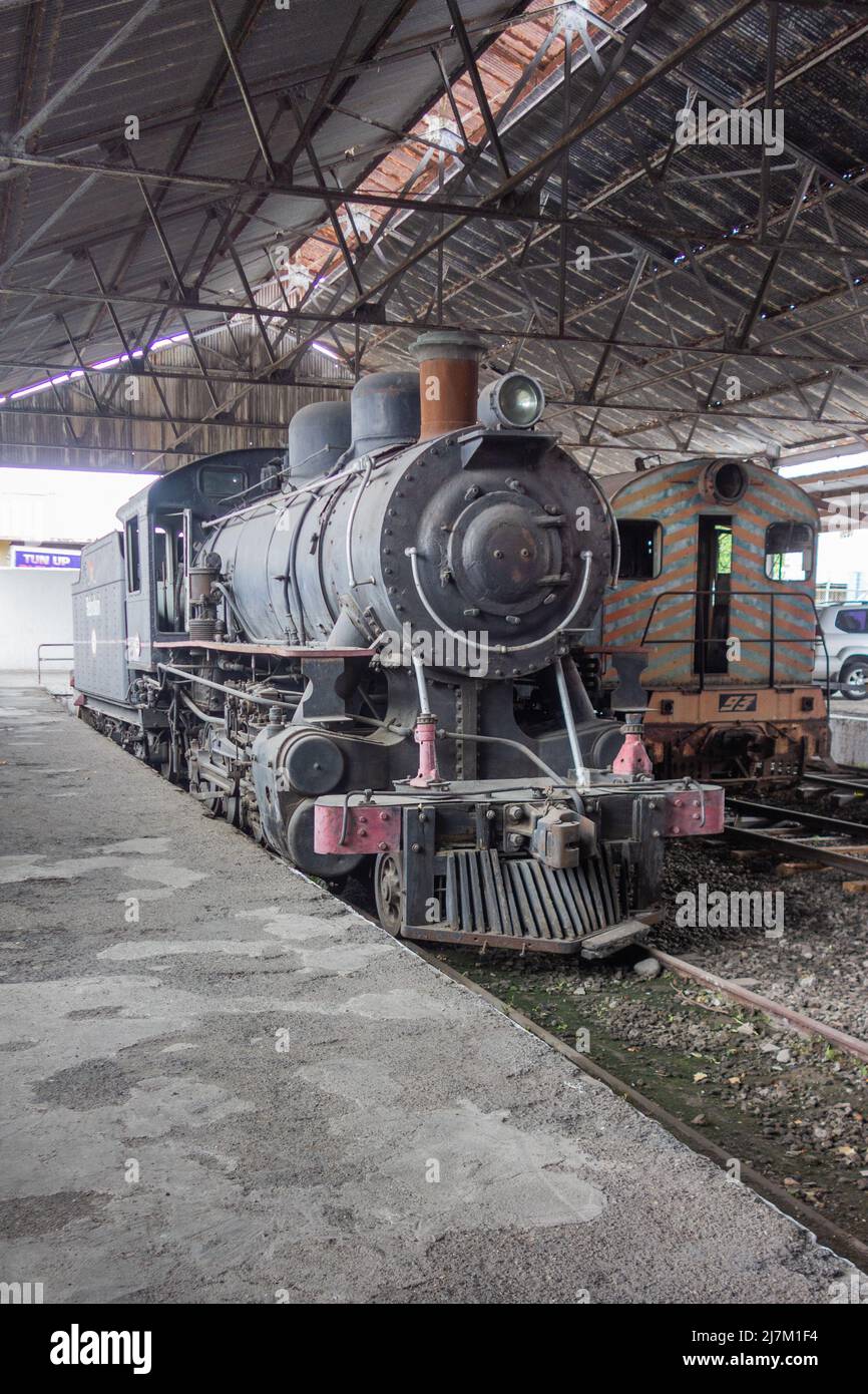 Steam train at Kingston railwaystation - built Glasgow, Scotland ...