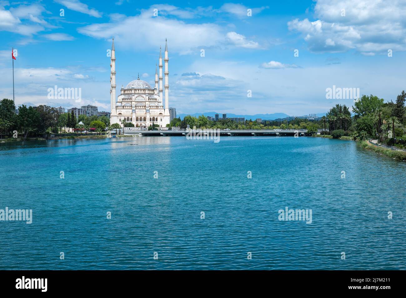 Sabancı Merkez Camii (English: Sabancı Central Mosque) in Adana, Turkey ...