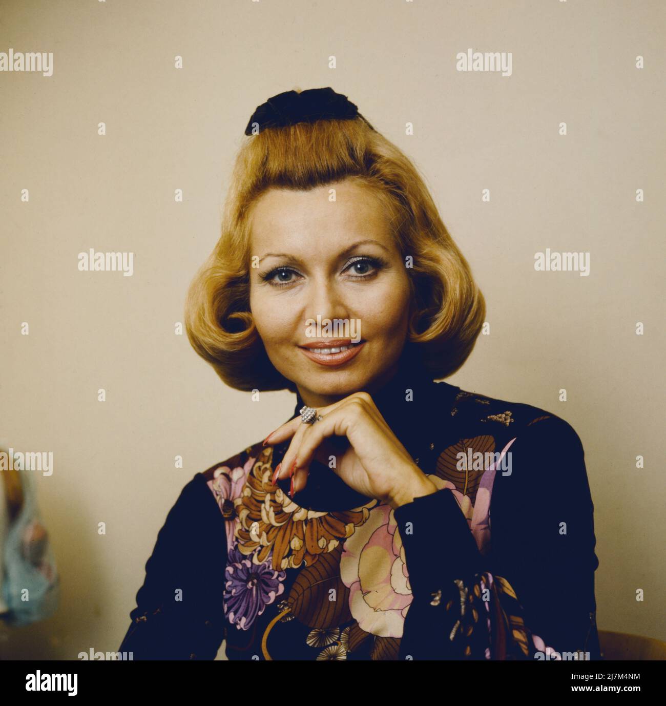 French actress 1965 hi-res stock photography and images - Alamy