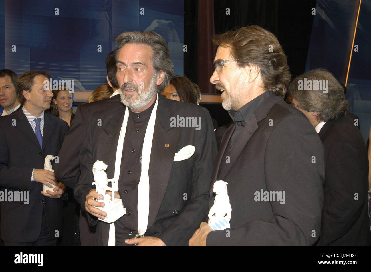 Regisseur Helmut Dietl mit Götz George bei der Verleihung des ...
