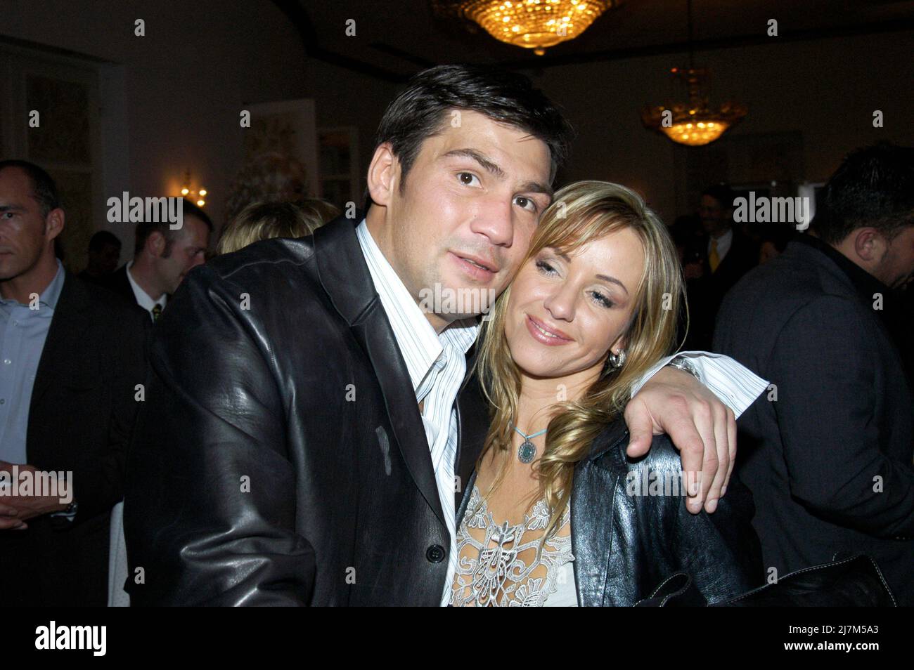 Boxer Dariusz Michalczewski mit Ehefrau Patrycja bei der Leuchtfeuer ...