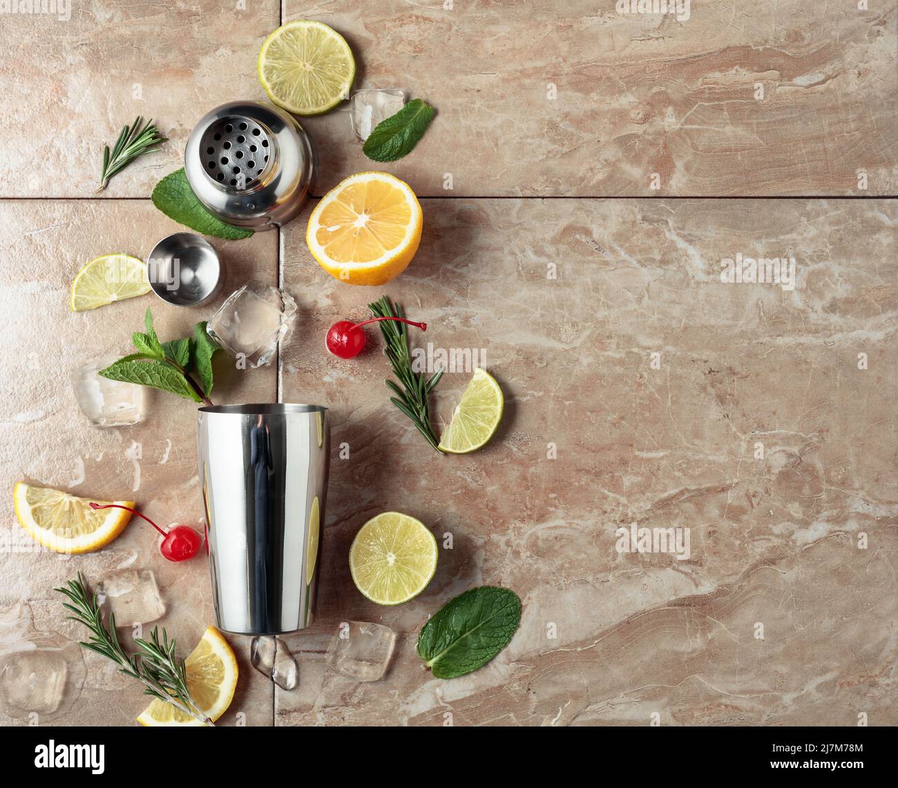 Cocktail theme hi-res stock photography and images - Alamy