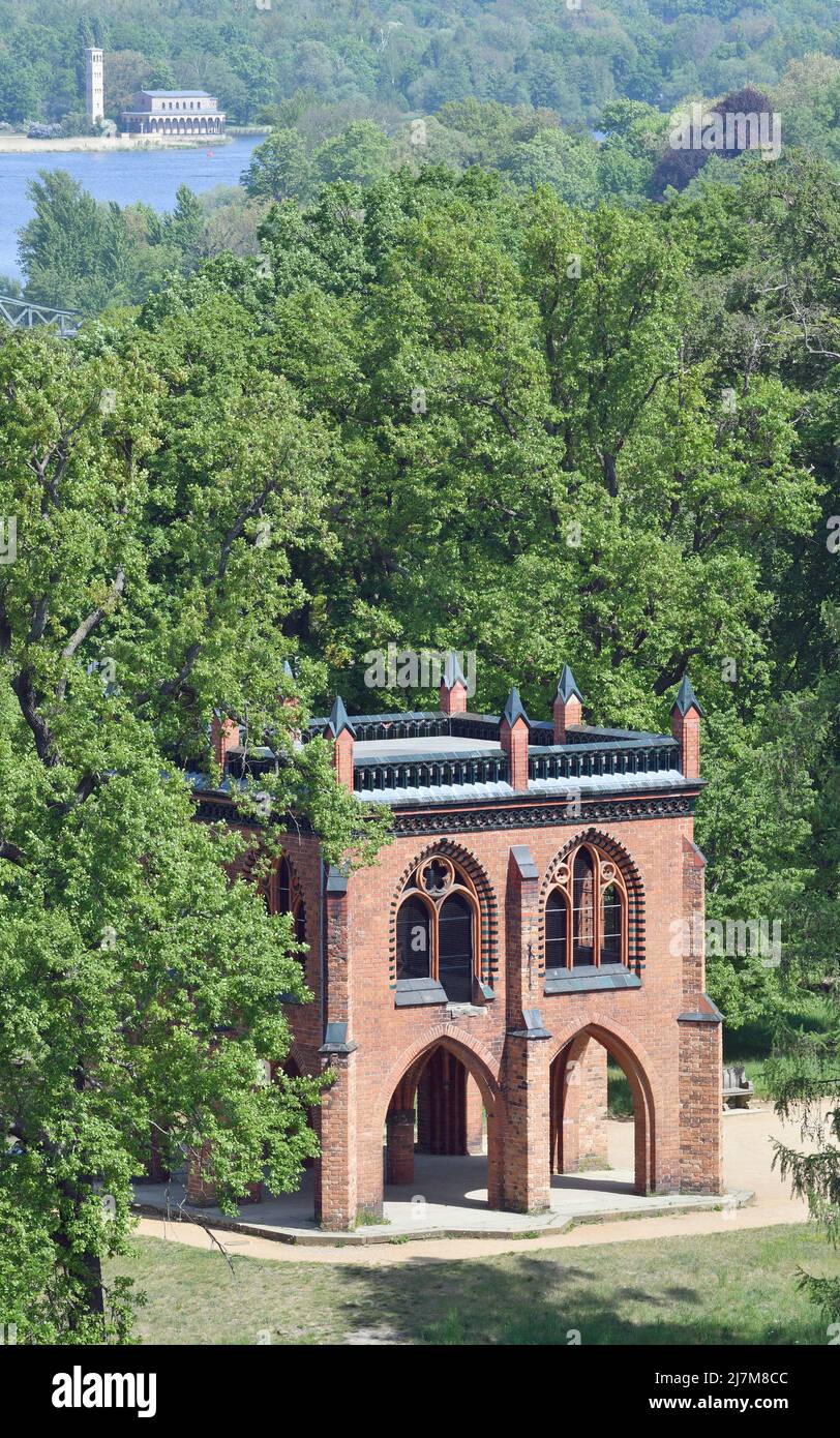 10 May 2022, Brandenburg, Potsdam/Babelsberg: View of the courthouse ...