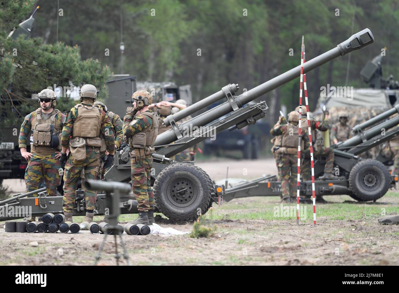 Belgian army training hi-res stock photography and images - Alamy