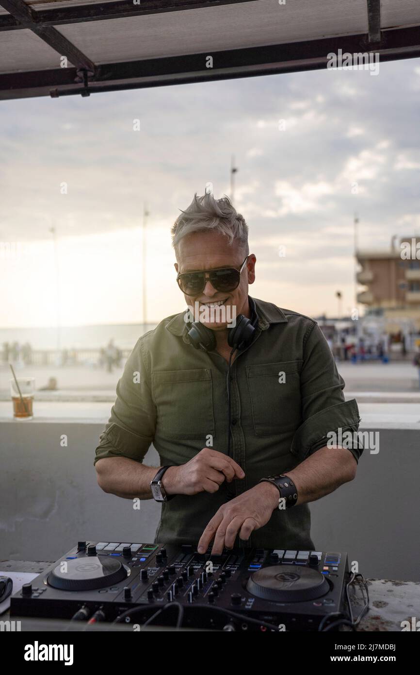 Party club rave back man hi-res stock photography and images - Alamy