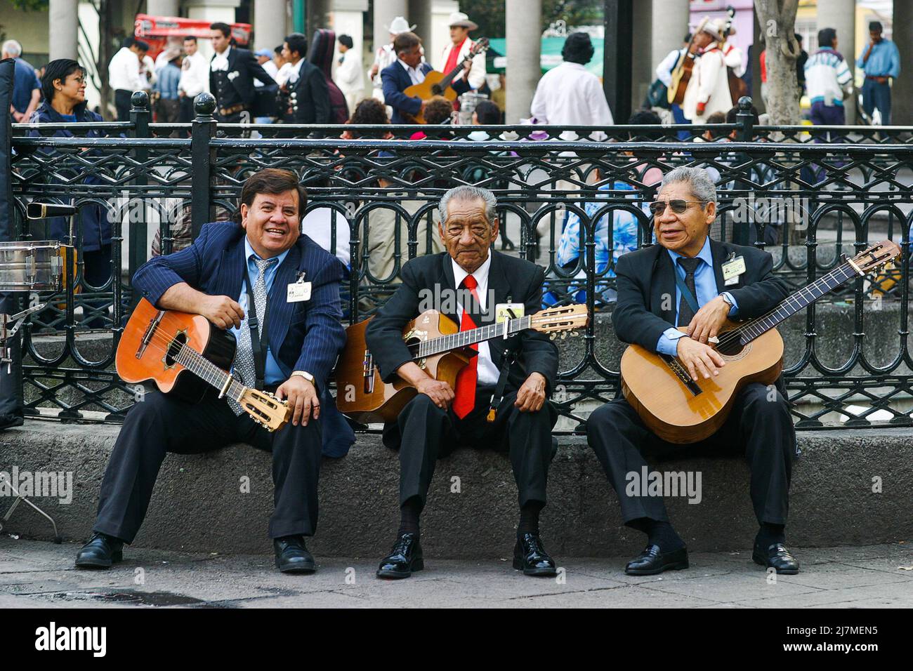 Mariachis performing hi-res stock photography and images - Alamy