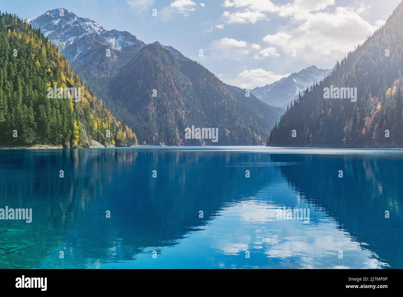 View of Long Lake at autumn day time. Jiuzhaigou nature reserve ...