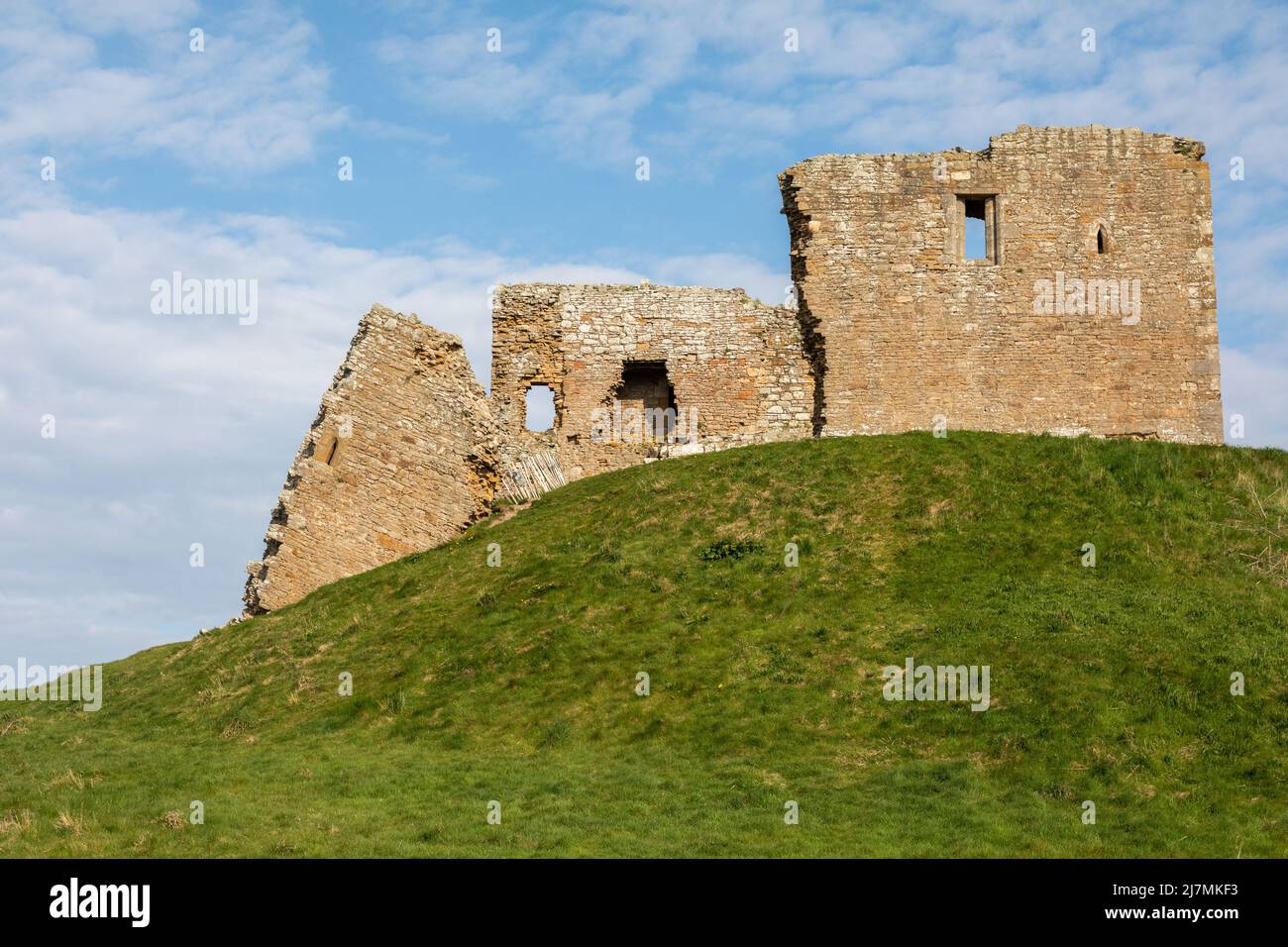 Duffus castle hi-res stock photography and images - Alamy