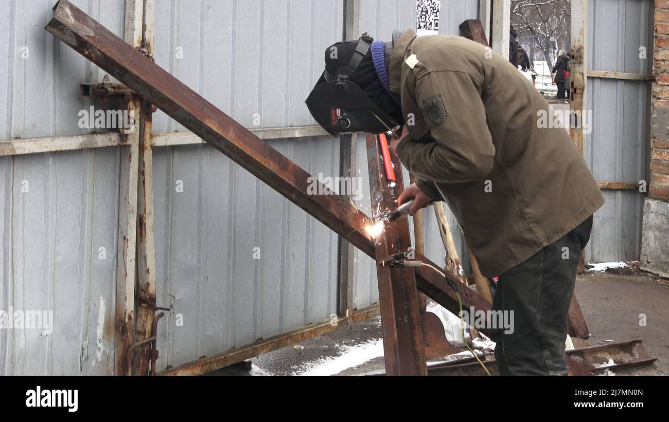 KYIV, UKRAINE 01 March. A member of Territorial defense forces makes ...