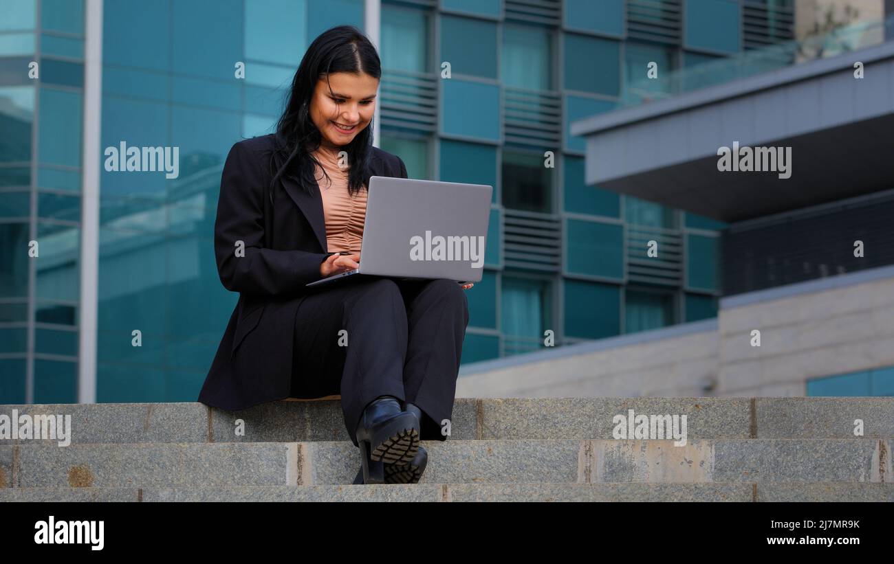 Lady makes video on camera hi-res stock photography and images - Alamy