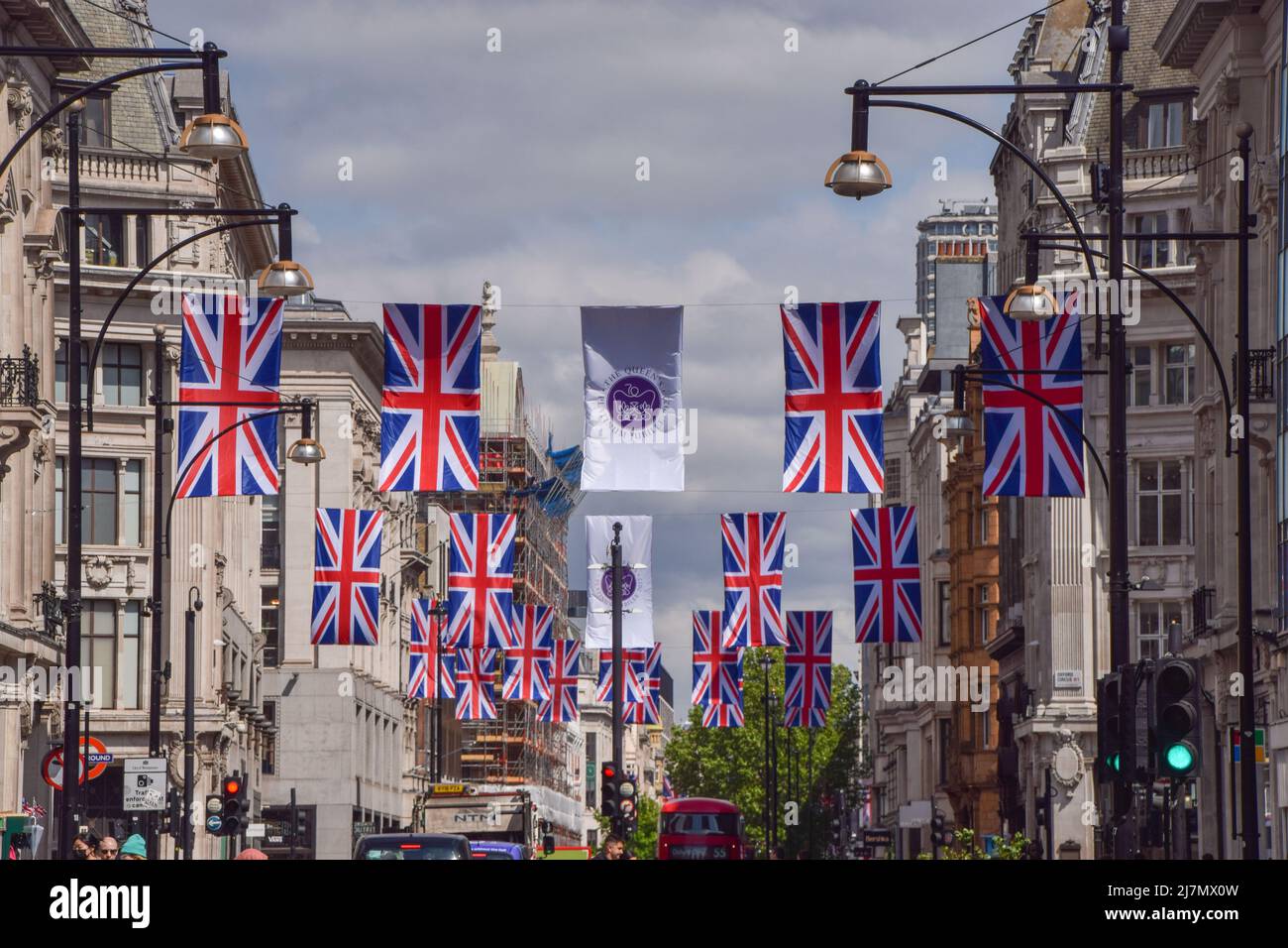 Queen elizabeth platinum jubilee logo hi-res stock photography and ...