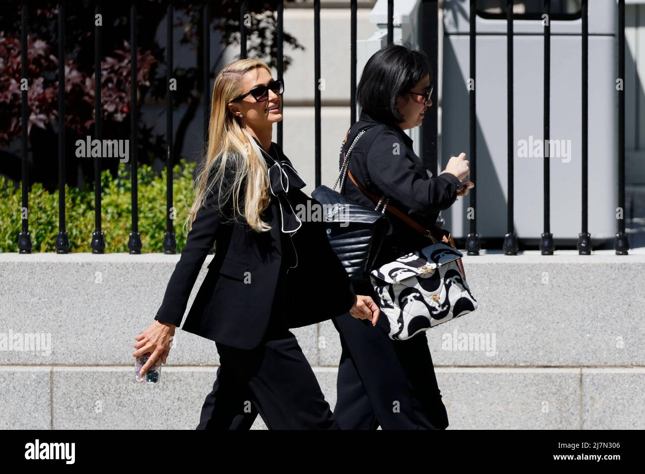 Paris Hilton walks out the Eisenhower Executive Office Building at the ...