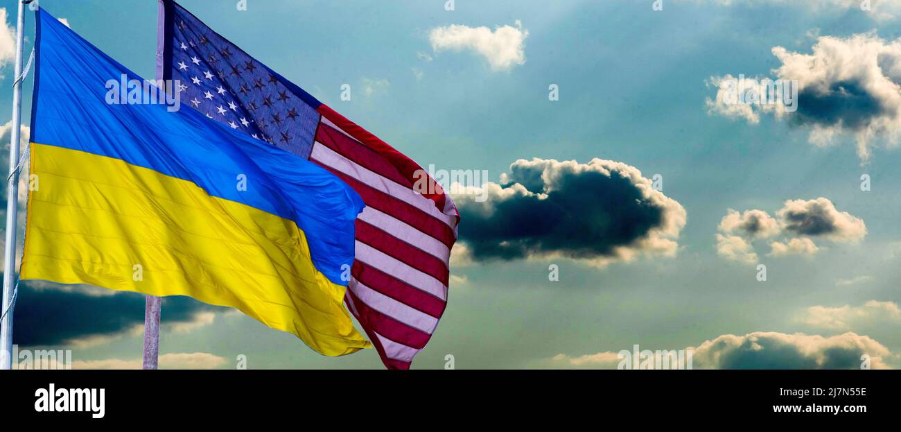 Flags of Ukraine and the USA at international meeting Stock Photo - Alamy