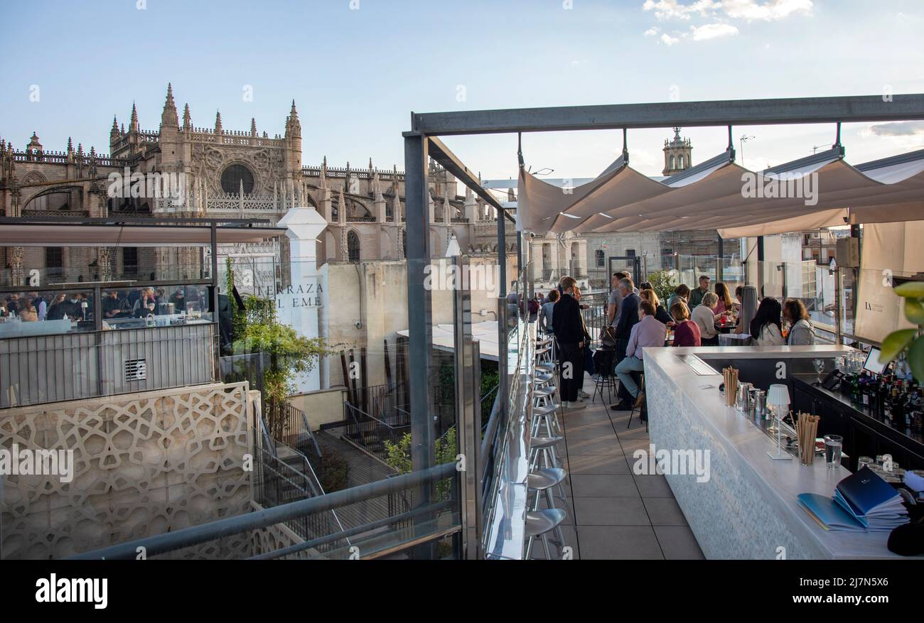 The EME Cathedral Mercer Hotel rooftop bar overlooking the Cathedral in ...