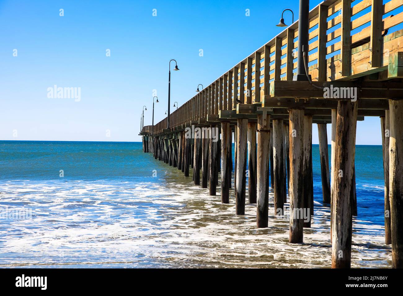 The historic wooden Cayucos Pier, San Louis Obsipo Country, California ...