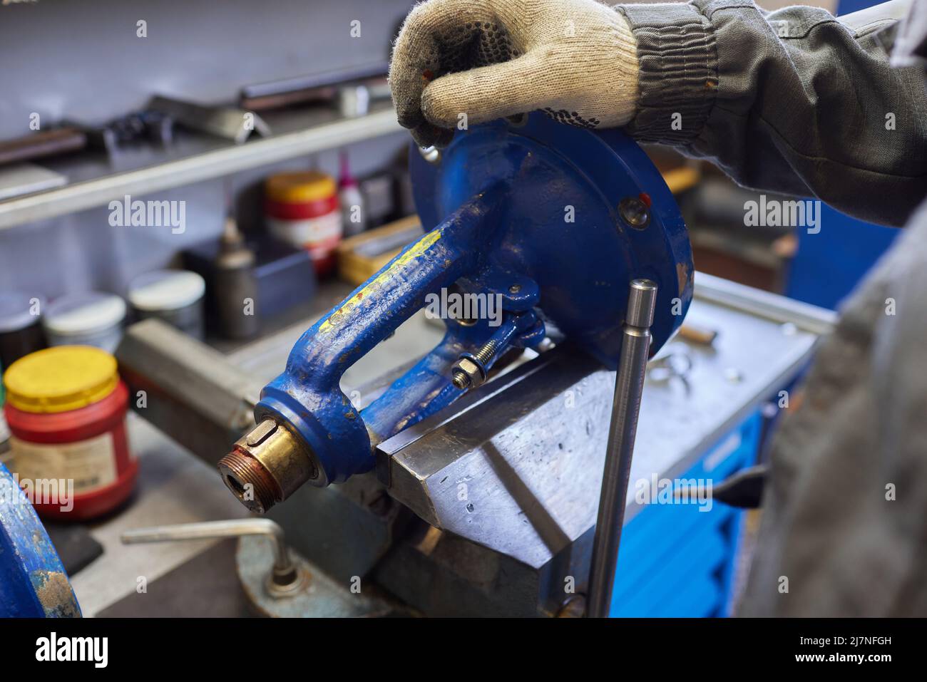 Balance shaft car hi-res stock photography and images - Alamy