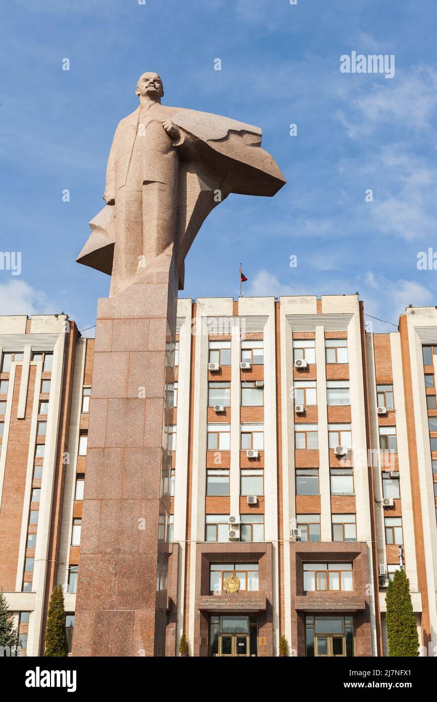 2015 ukraine statue lenin hi-res stock photography and images - Alamy