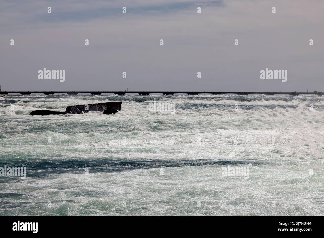 Old scow niagara falls canada hi-res stock photography and images - Alamy