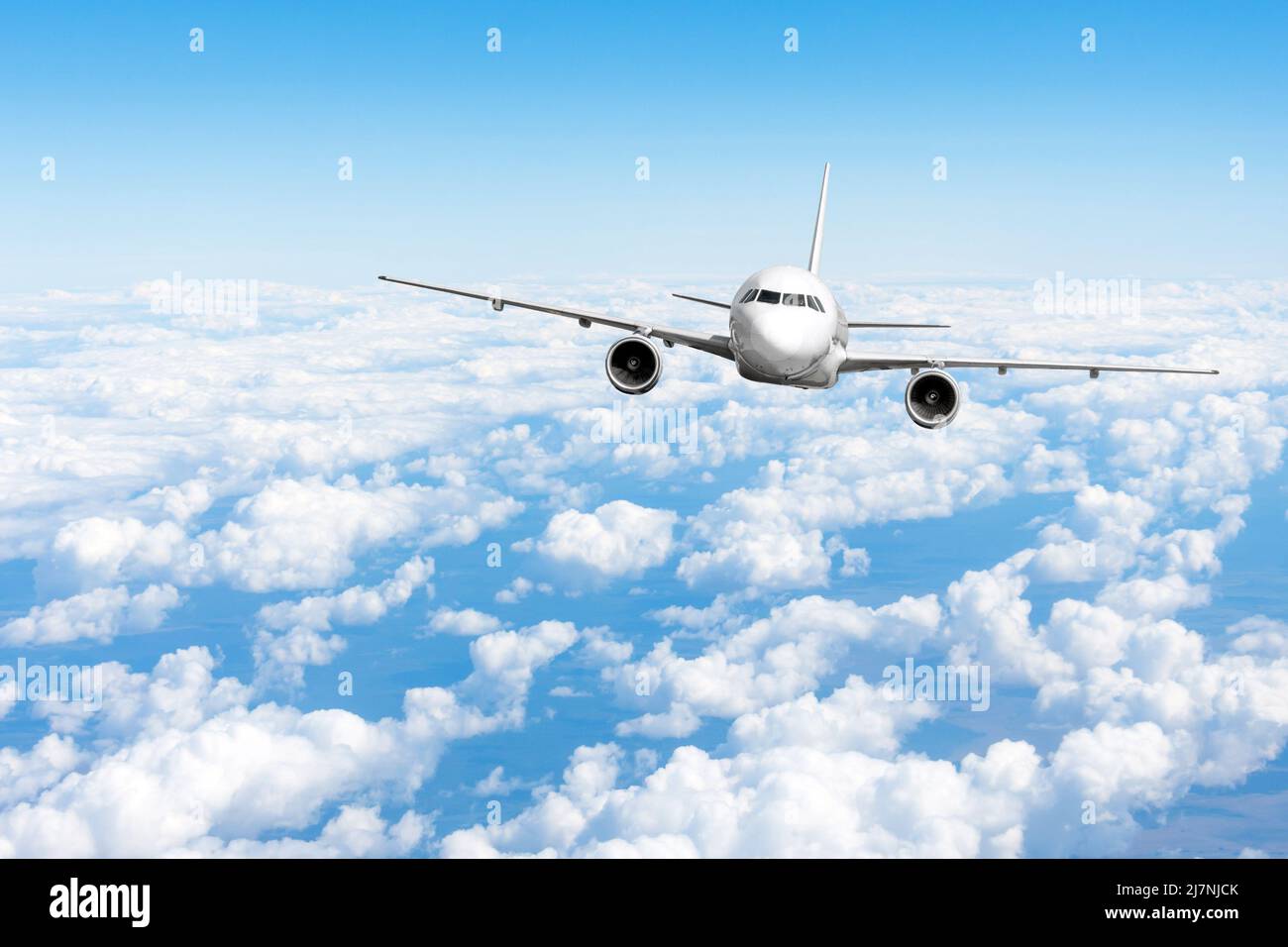 Jet in front of sun hi-res stock photography and images - Alamy