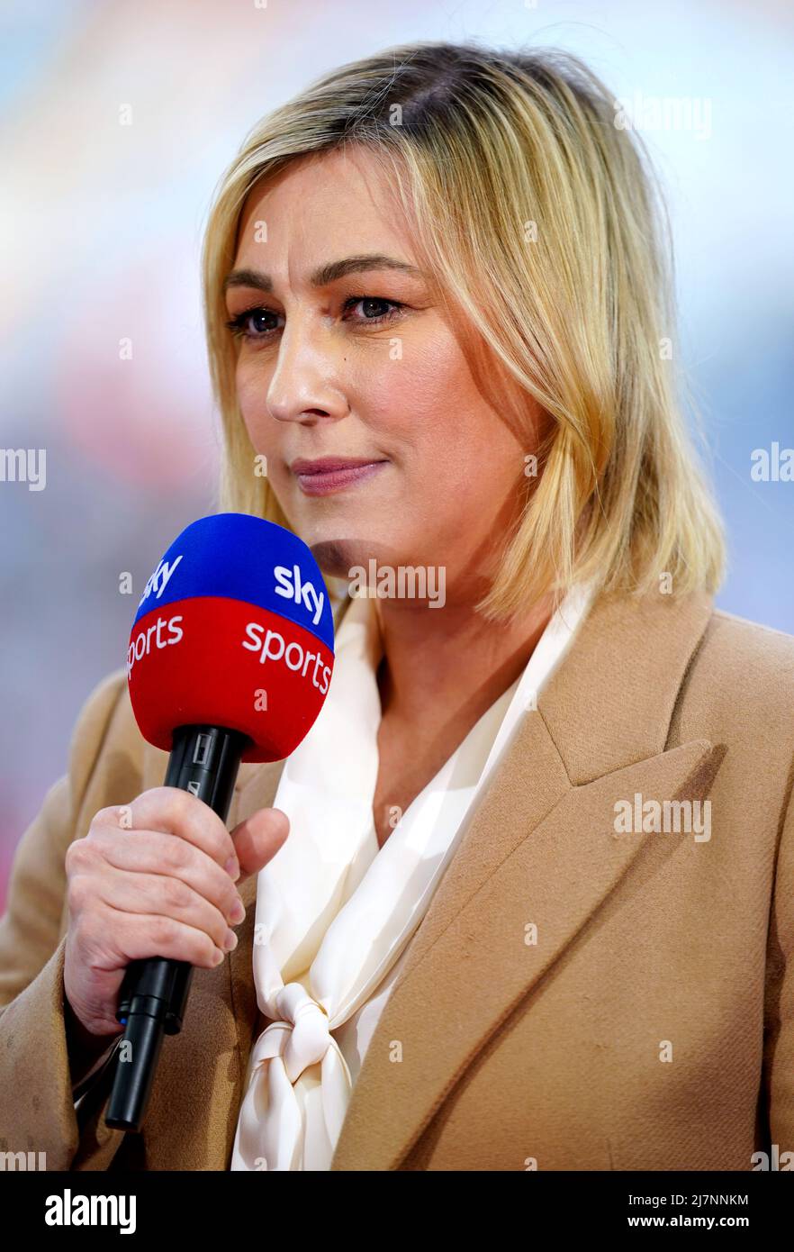 Sky sports presenter kelly cates hi-res stock photography and images ...