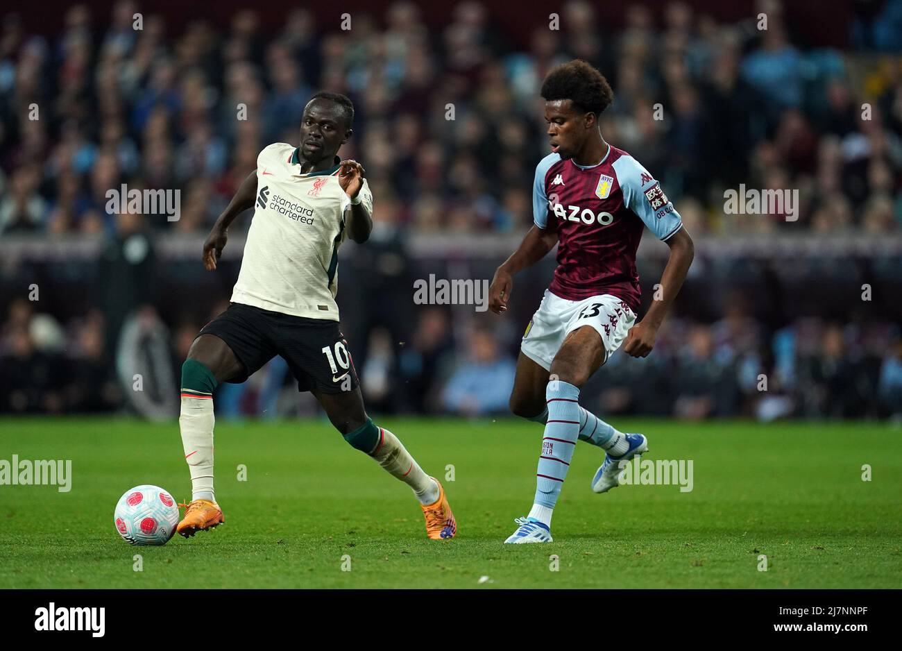 Carney chukwuemeka aston villa hi-res stock photography and images - Alamy