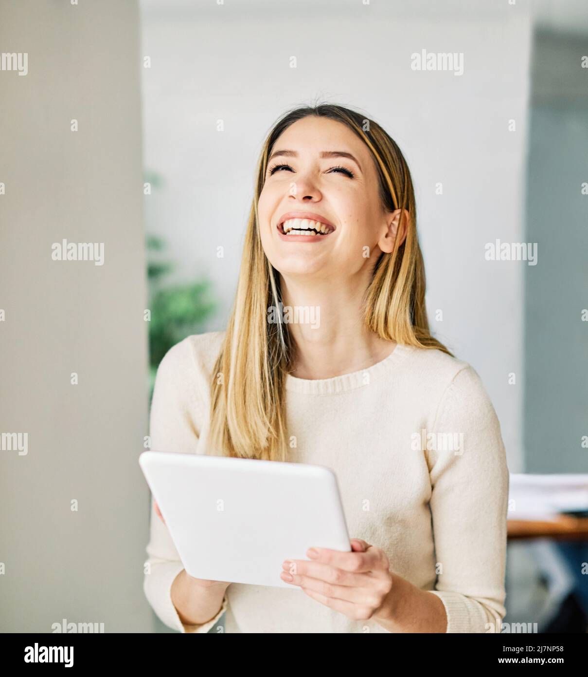 Young woman tablet manager hi-res stock photography and images - Alamy