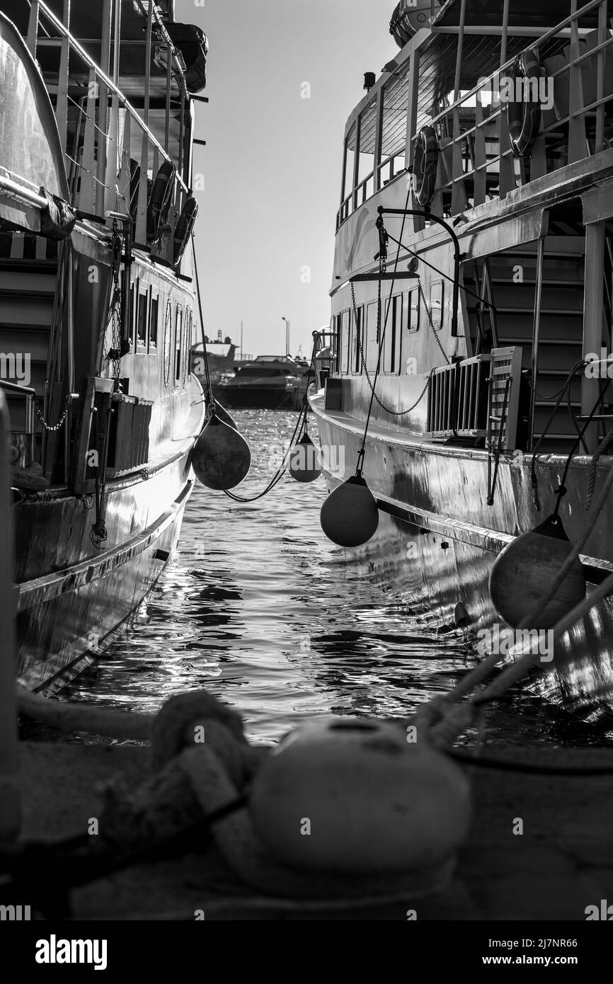 Bow ship in water Black and White Stock Photos & Images - Alamy